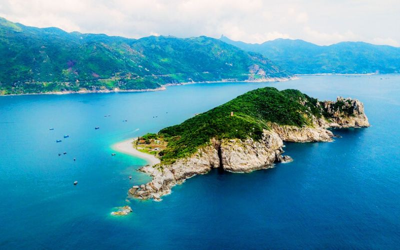 Tour Hòn Nưa Lặn Ngắm San Hô - Giá Tốt Nhất